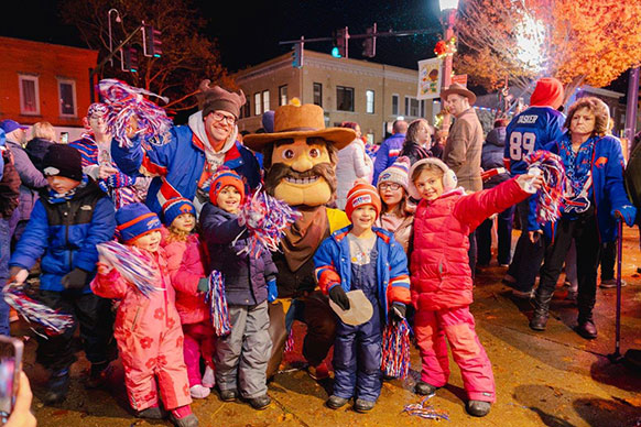 UW Renews Buffalo Bills Partnership for Brand Awareness, Student Recruiting